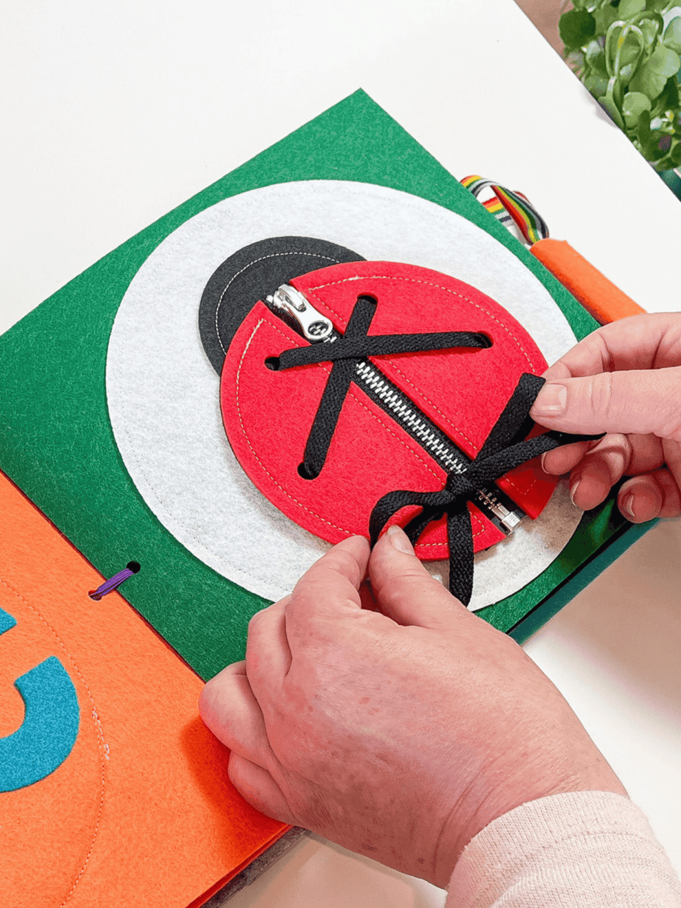 Fine Motor Skills Quiet Book – tinyfeats